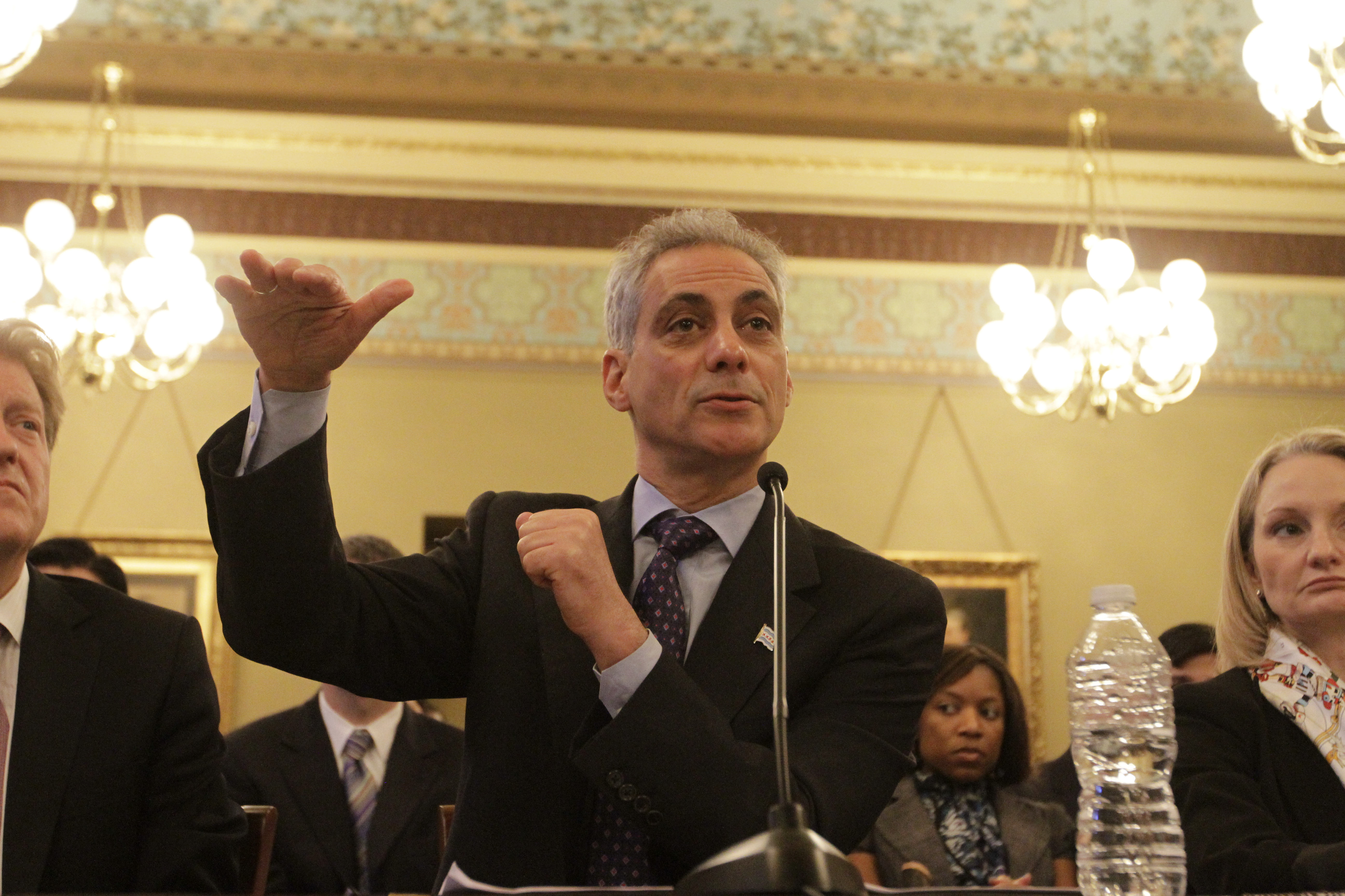 2 in 5 Chicago city workers are paid $100K or more