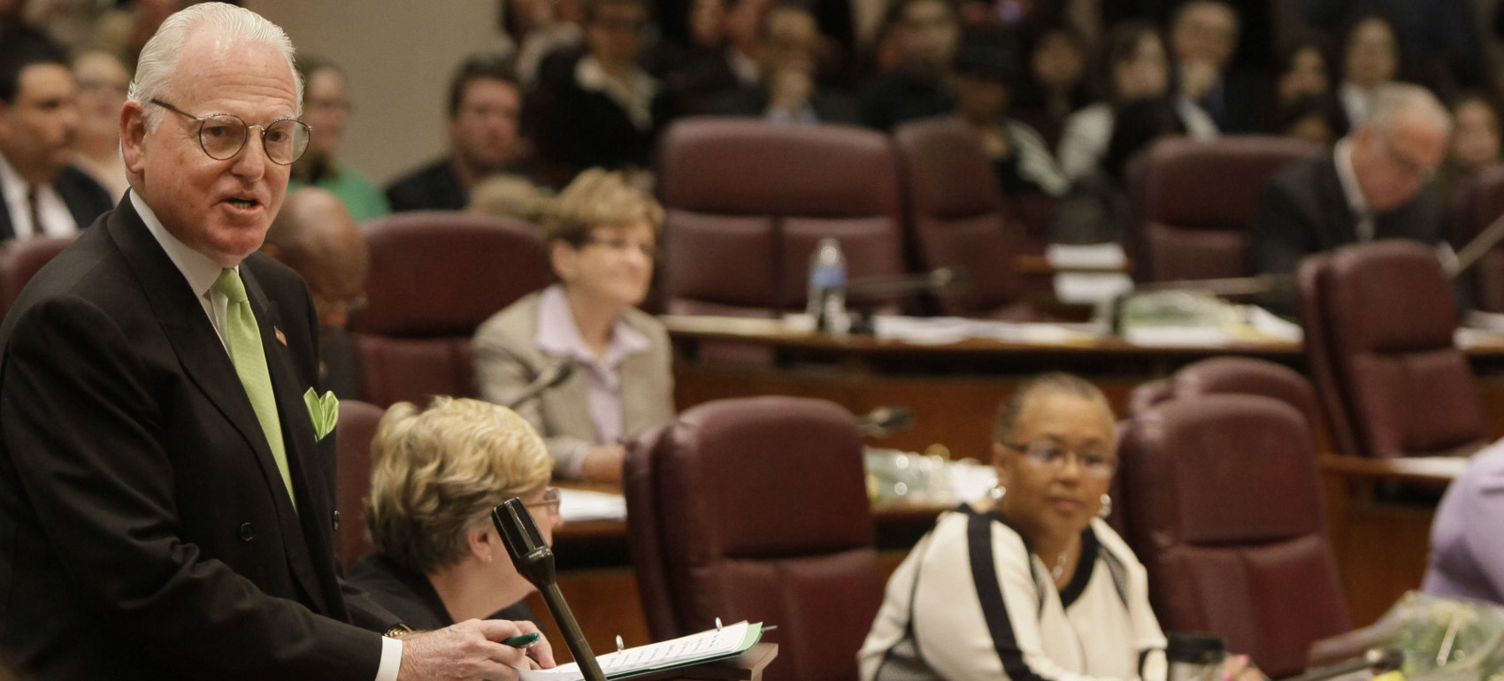 Chicago Ald. Ed Burke gives up control of city finances after felony ...