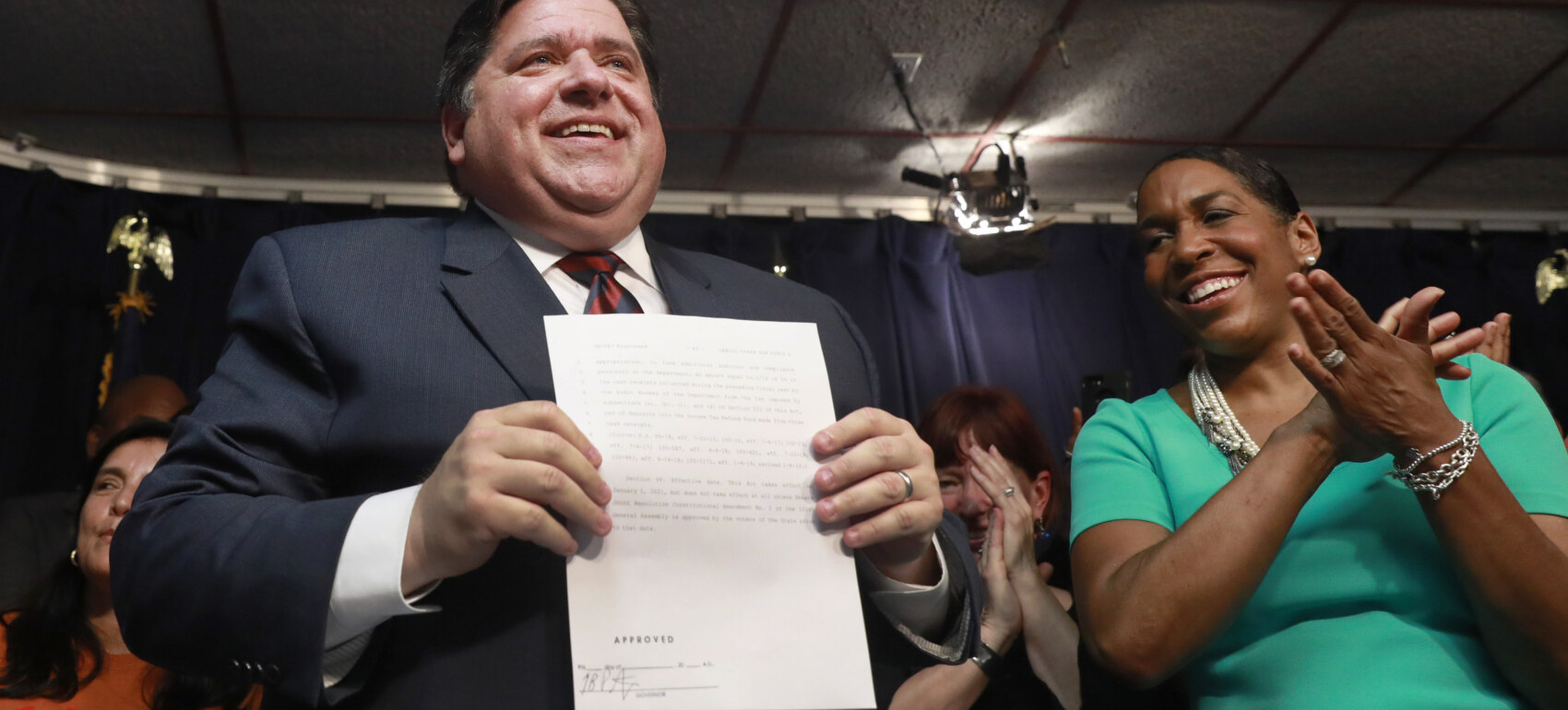 What you need to know about new Illinois laws taking effect in 2023