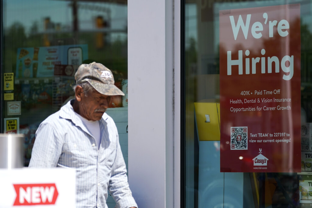 Illinois adds jobs in April, still missing 146,300 from pandemic