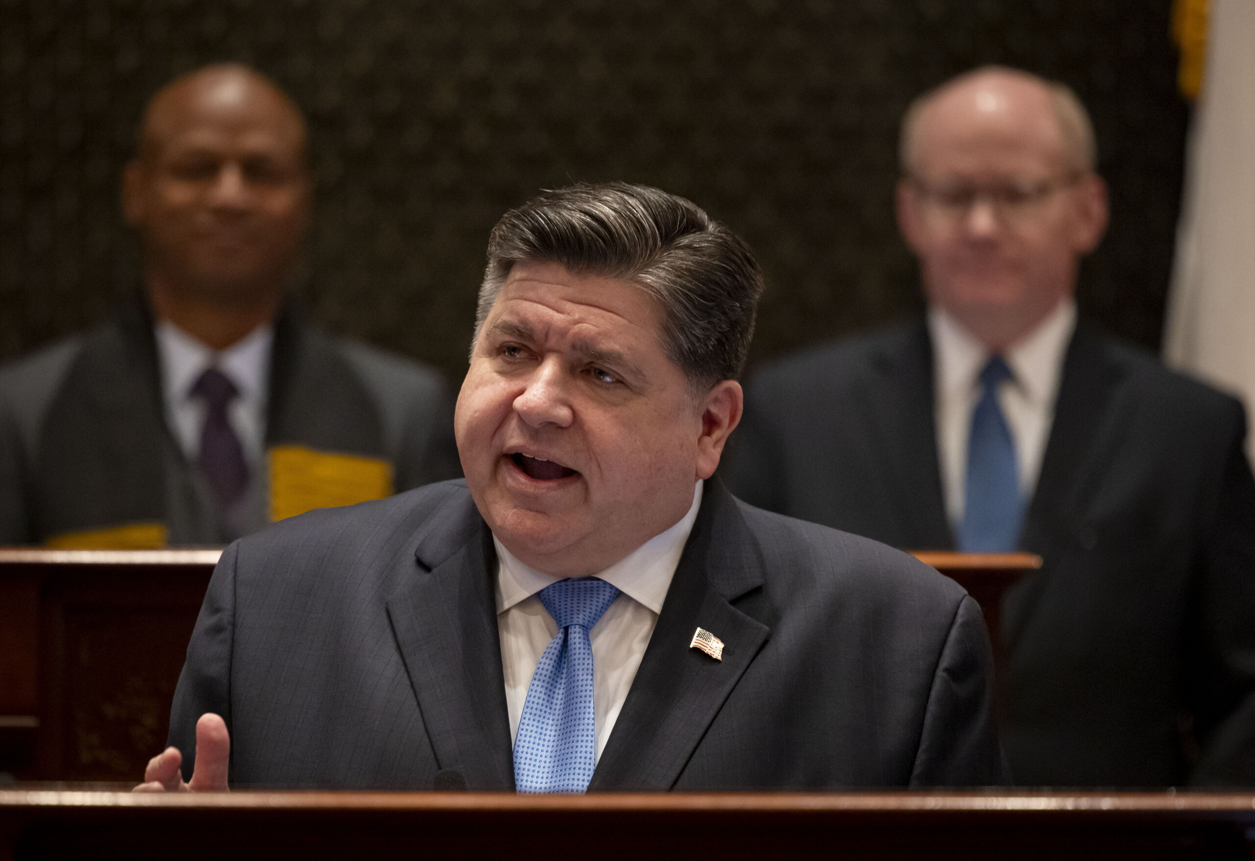 Handing out money without work fails, but Illinois trying it again
